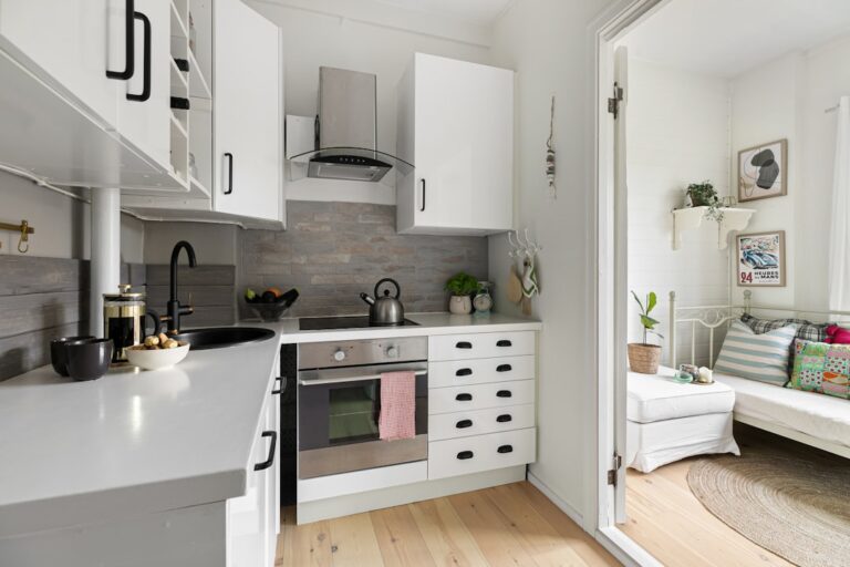 Beautiful Small Kitchens: 5 Clever Ideas 2025